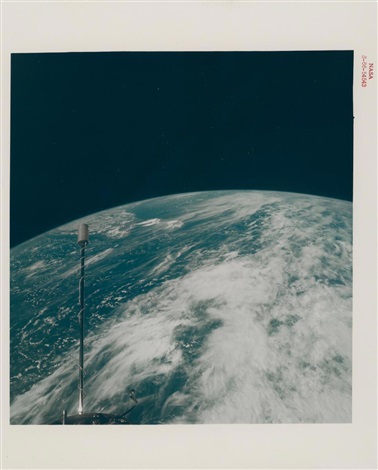 Gemini XI The spectacular curvature of the Earth over the Indian Ocean ...